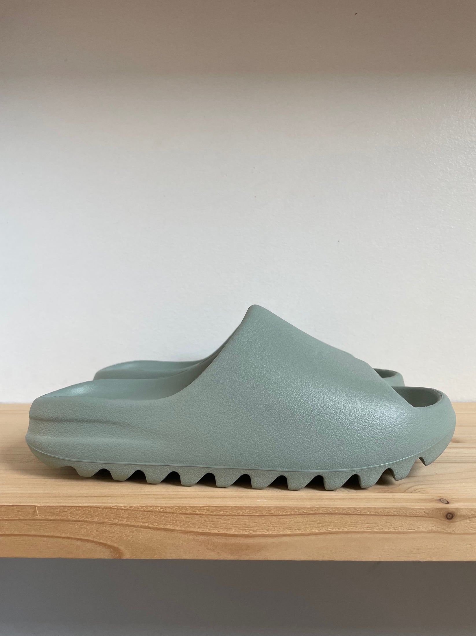 Yeezy Slide Salt – Antwerp snkr